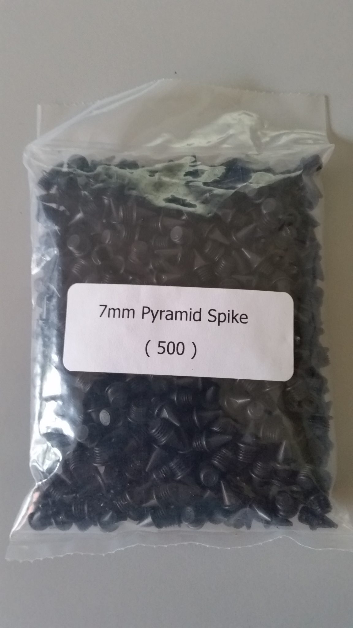 Omni Lite Pyramid Spikes 9mm – 500pk - Lite Spikes